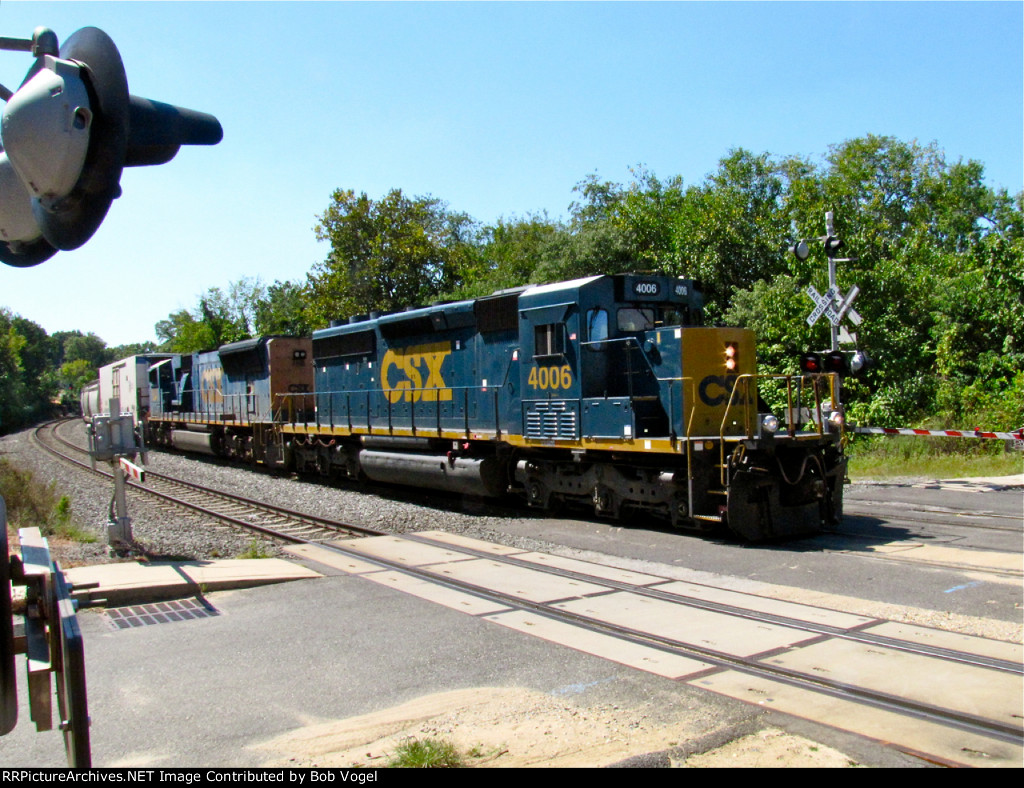 CSX 4006 and 4828